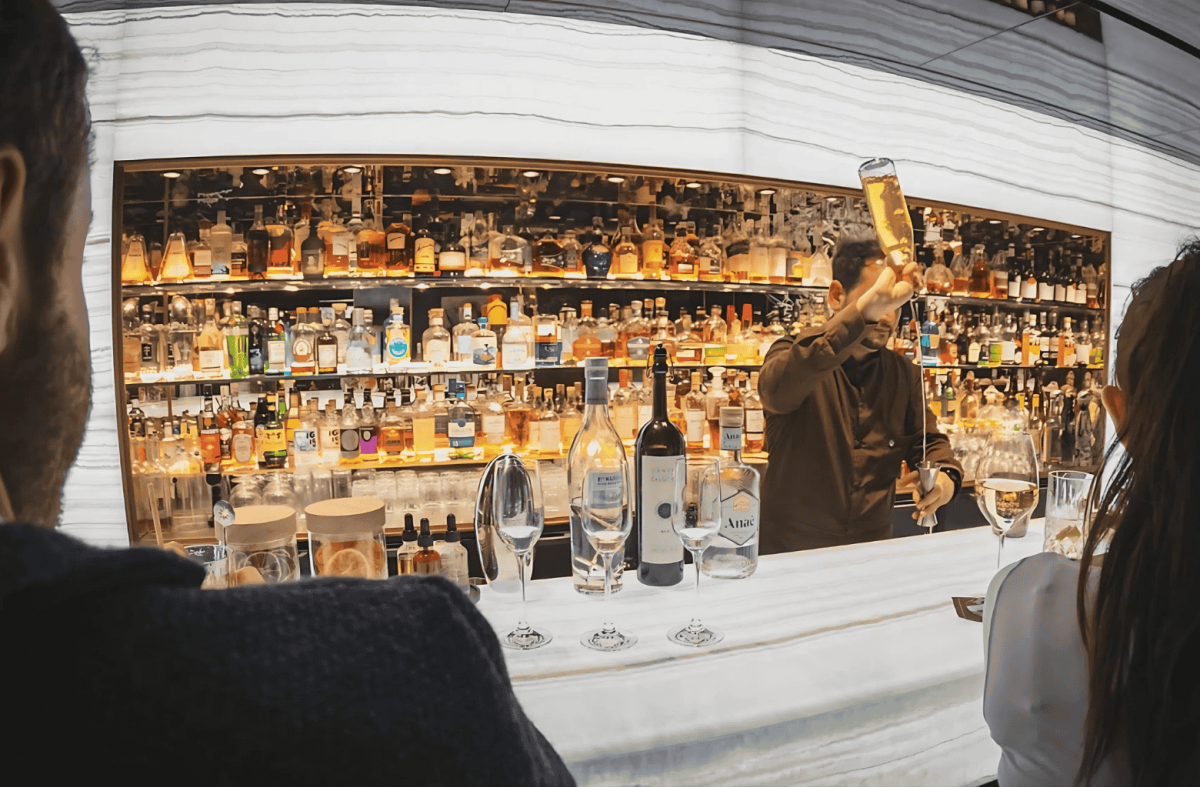 Key Skills for a Great Bartender in 2024: Expert Insights