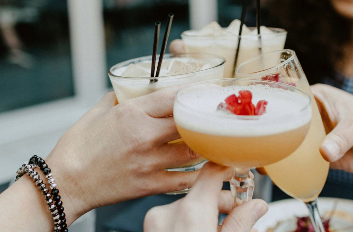 15 Advanced Mixology Techniques Every Bartender Must Try